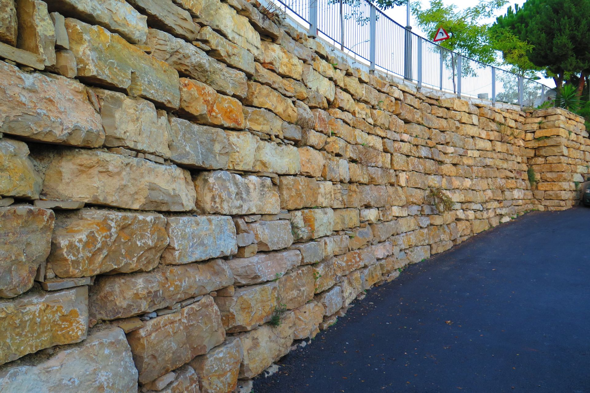 Ultimate Guide To Timber Retaining Walls Australia